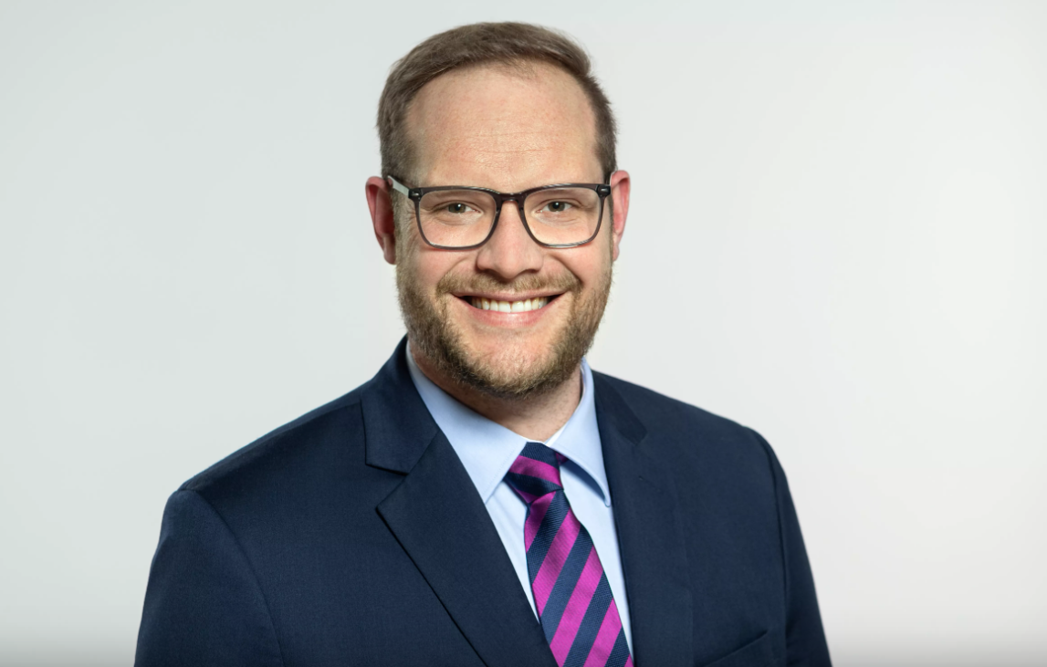 iHCDP team member Prof. Dr. Manuel Spitschan receives the David Marr Medal from the Applied ...